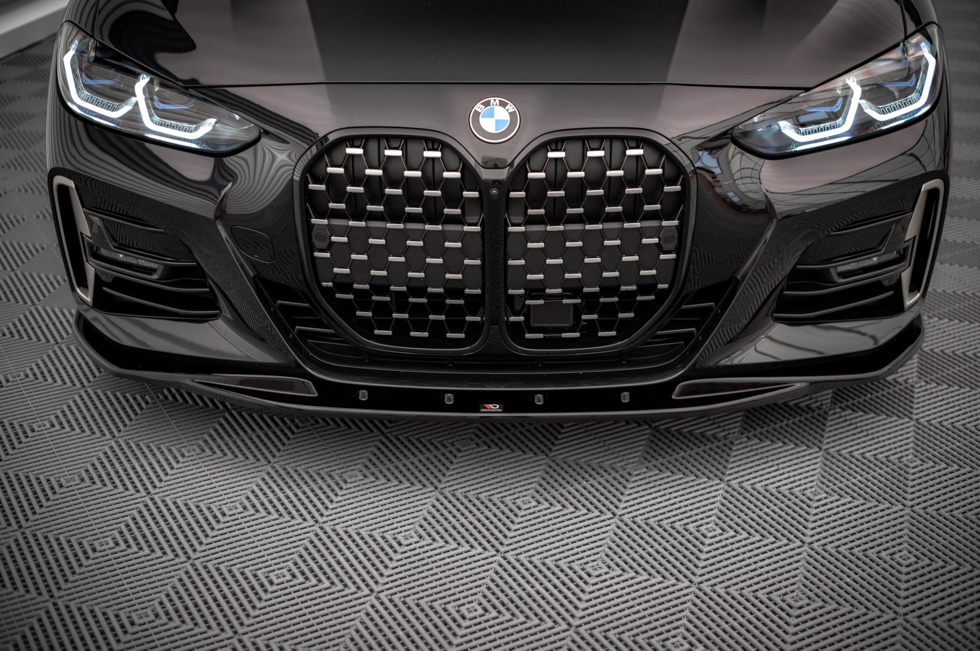 Maxton Design Front Diffusor V.1 BMW 4 M-Pack / M440i G22 / G23 / G22 ...